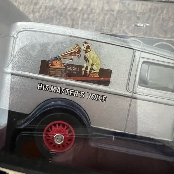 ELICOR | Accents | Nwt Elicor 87 Ford V8 1932 Service Dpannage Diecast ...